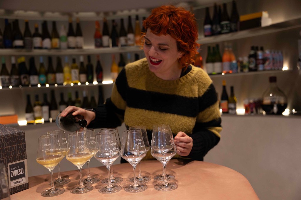 Manchester Wine Tours – Wine tasting 'with legs' in Manchester